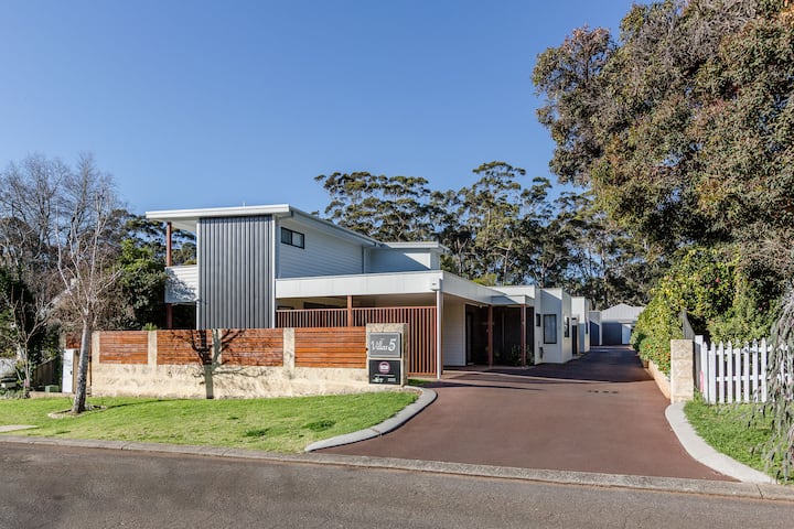 Karri Keep - 3 Bedrooms 3 Bathrooms Town House - Margaret River