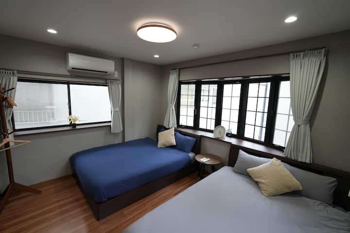 【新規オープン】徒歩3分で駅に着き、日本橋、心斎橋、梅田、難波などへ直行できます。 - Osaka, Japan