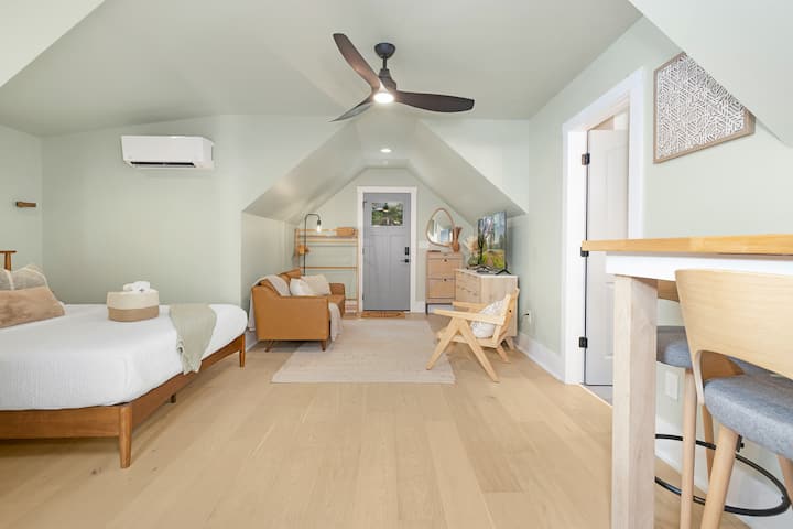 The Magnolia Guest House - Piper Glen Drive – Charlotte