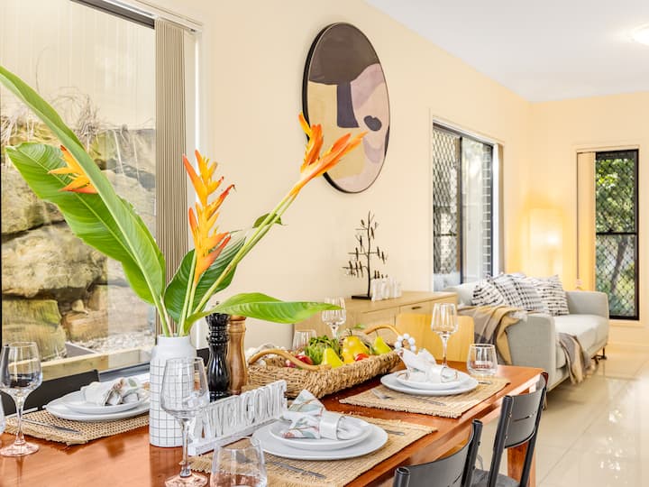 3bd Townhouse Close To Shops/transport W/carpark - Brisbane