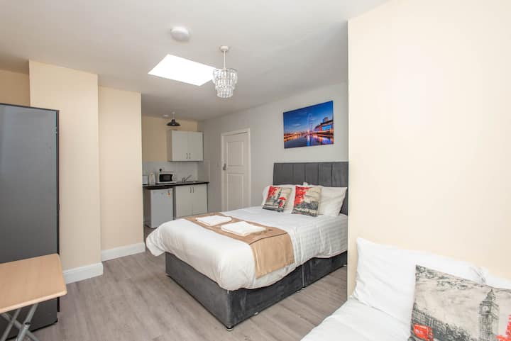 New! Studio In Zone 6 Chelsfield - 세븐오크스