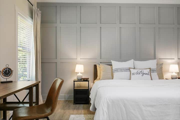 Sleeps 8 - Central Location - King Bed - Kennesaw, GA