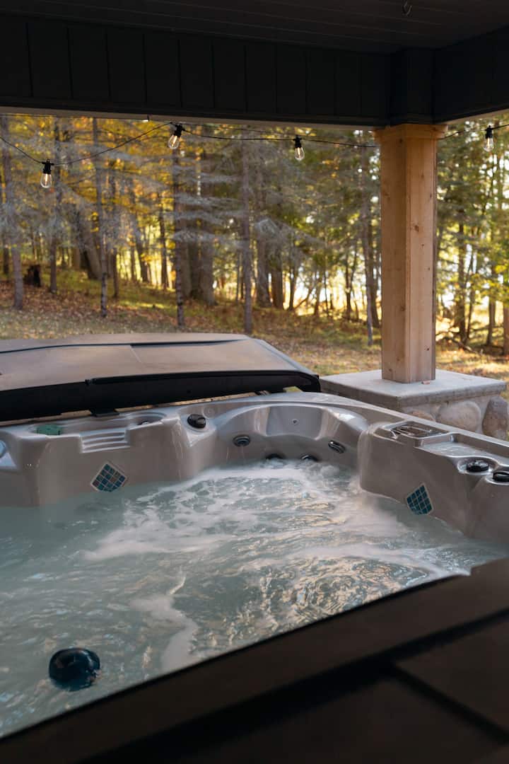 Lake Escape• Hottub • Gamerm •Sxstrails•firepit - Big Bass Lake, Irons