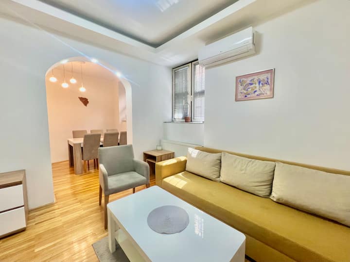 Beautiful One-bedroom Deluxe Apartment - Sarajevo