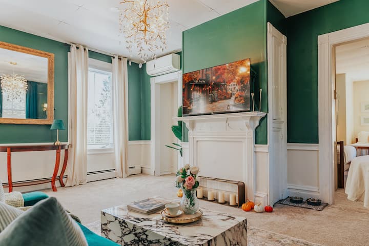 Holiday Ready 2br • Kitchen •Parking •Brown & Risd - Providence, RI