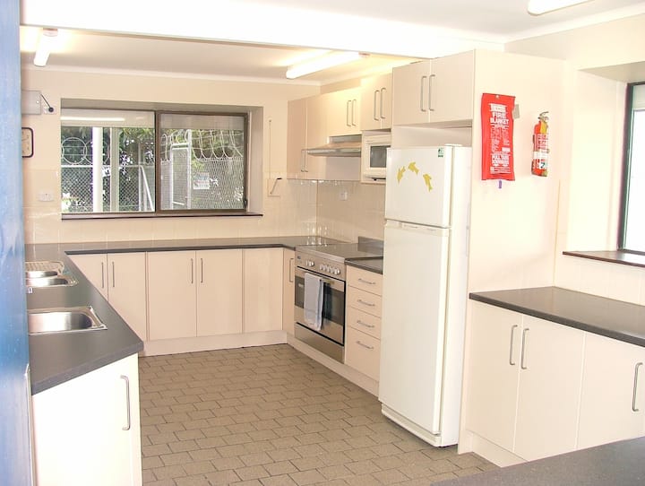 Economical Family & Group Getaway Location! - Port Adelaide