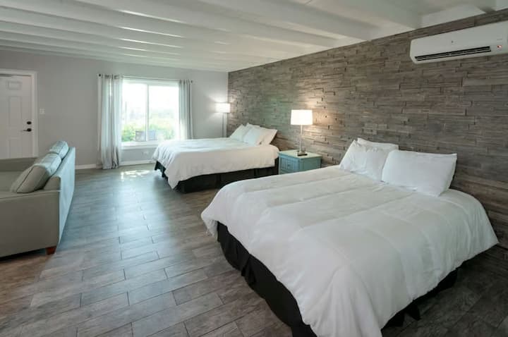Resort Location Efficiency Hotel - Marathon