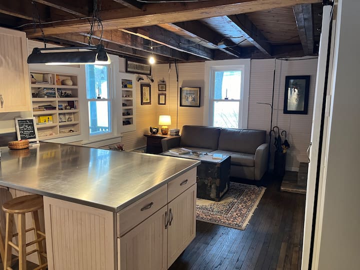 Chic Historic Farm Carriage Home - Waymart, PA