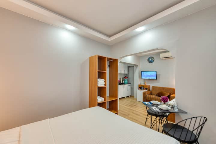 Studio Apartment With Twin Bad And Kitchen - Fatih