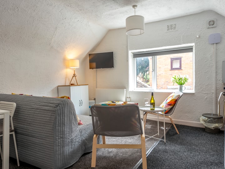 Stylish Central Bridgnorth Flat | Ideal Long Stays - Bridgnorth