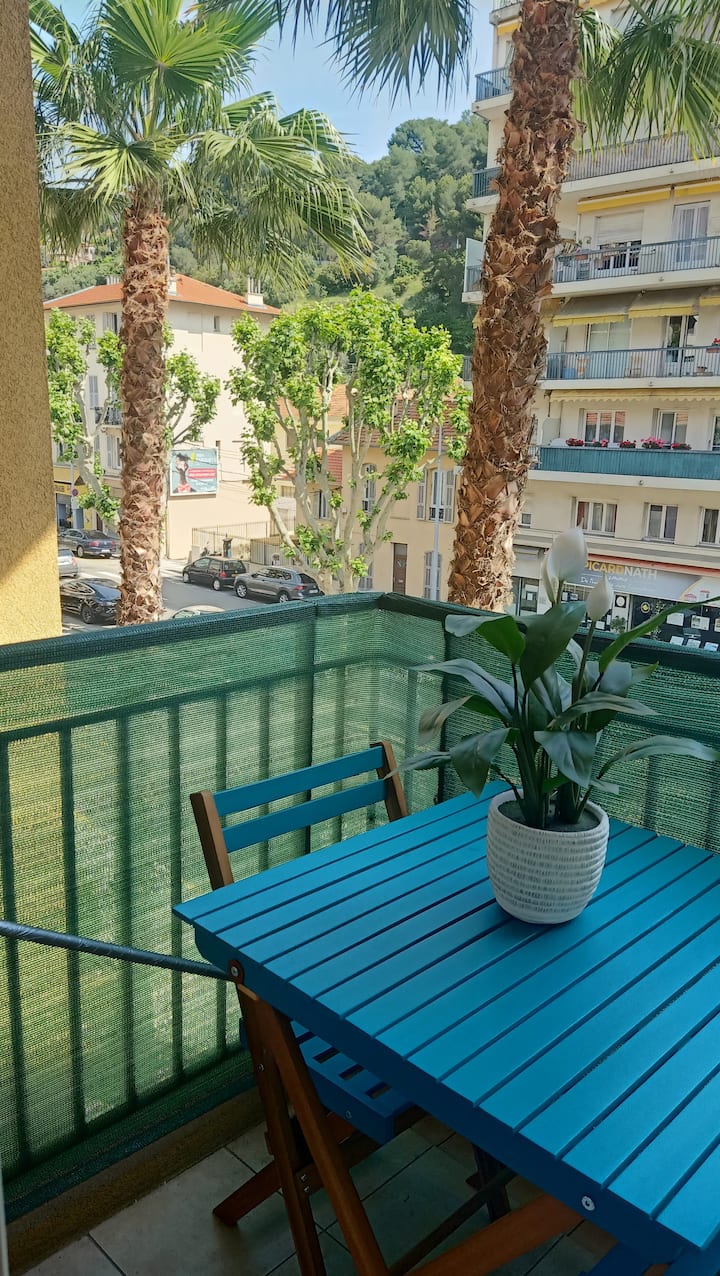 Nid Douillet Au Calme. - Nizza