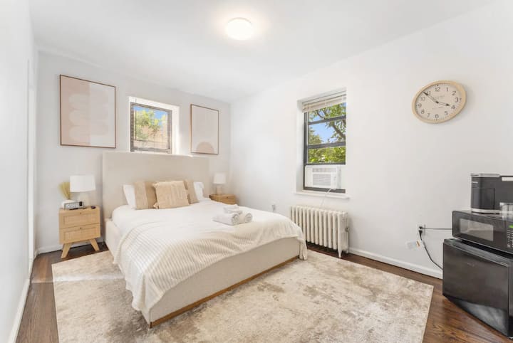 Traveler's Delight: Restful Bay Ridge Studio - Todt Hill - Staten Island NY