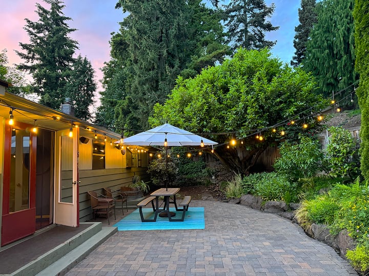 Ravenna Retreat - Seattle, WA