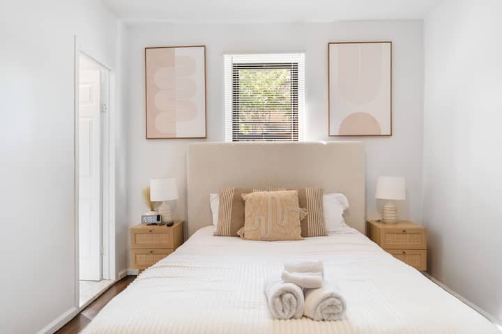 Stylish & Central Bay Ridge Studio Living - Brooklyn, NY