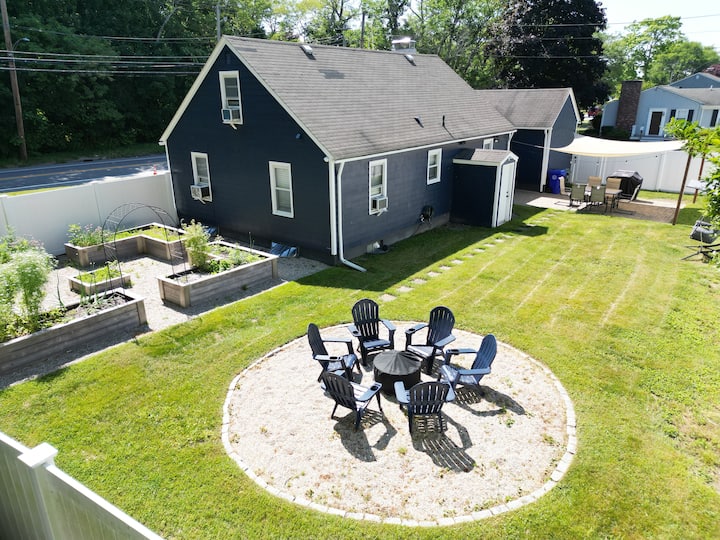 On Hope St Near Weddings And Waterfront! - Barrington, RI