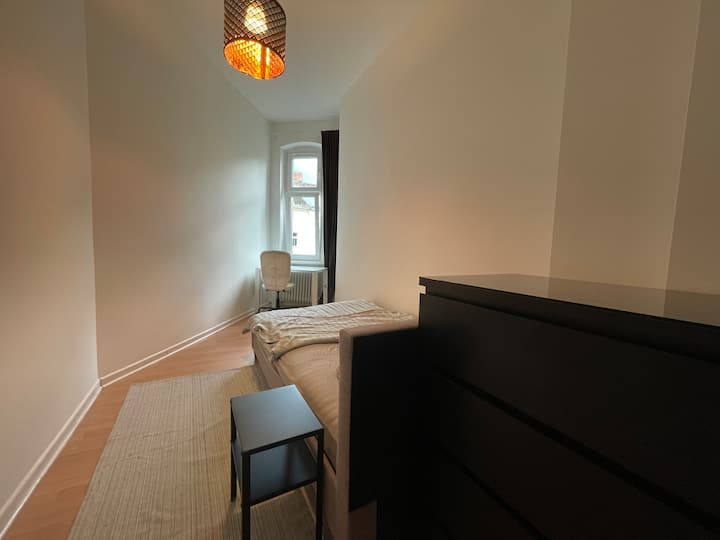 Zimmer Im Altbau In Moabit Nahe Des Hbf - Berlín