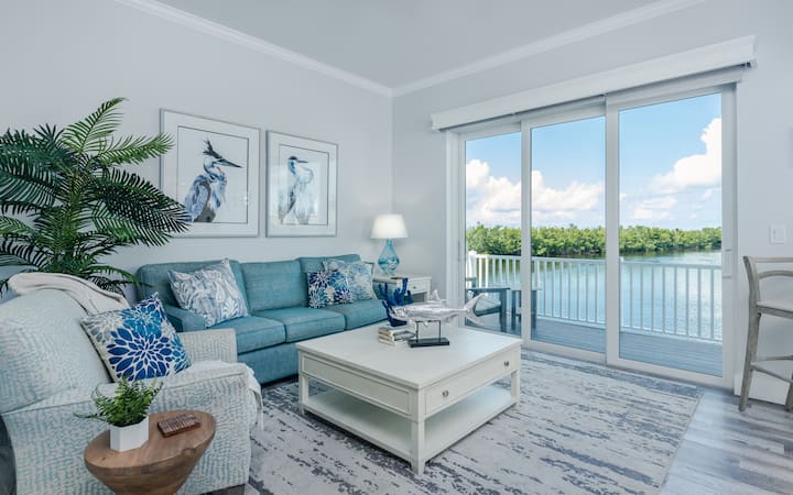 Manatee Suite 1 / Funky Fish House At Cape Harbour - Cape Coral, FL