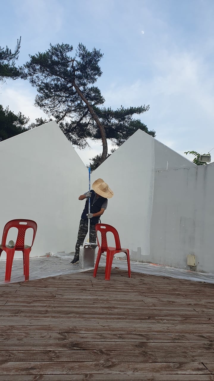 족구장 별채들 - South Korea