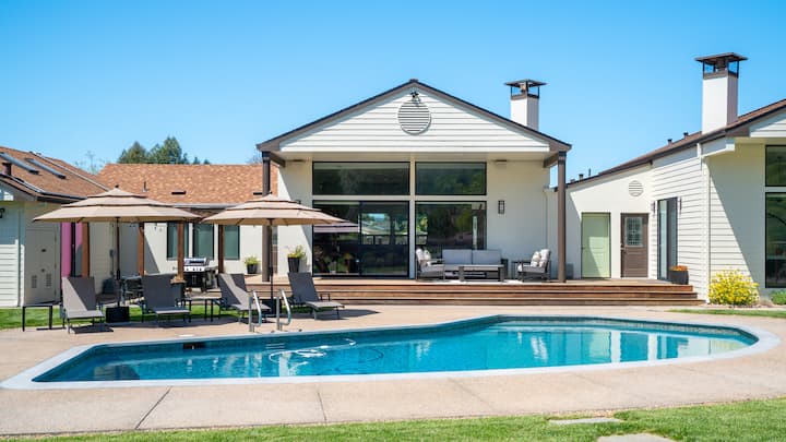 Luxury Vineyard Estate | Walk To Wineries, Pool - St. Helena, CA