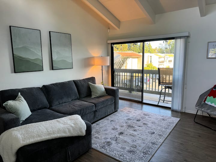 Goleta Getaway: Remodeled Coastal Escape - Santa Barbara, CA