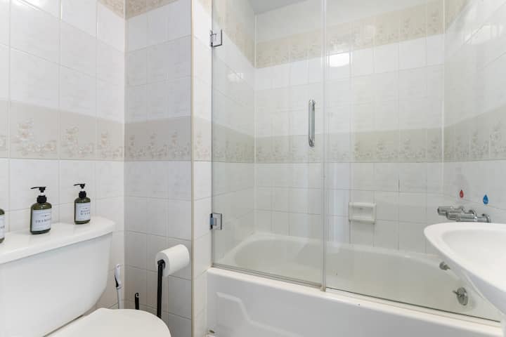 Modern Bay Ridge Studio: Perfect Urban Escape - New York City
