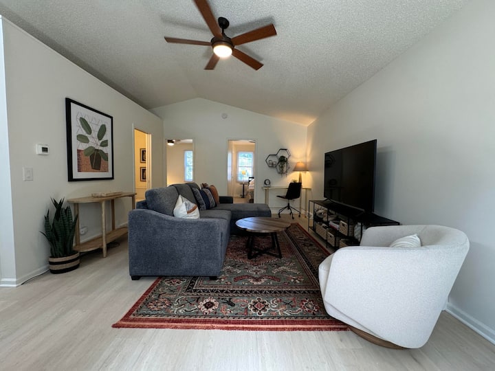 Saugatuck - 2 Bedroom - Sleeps 6 - Saugatuck, MI
