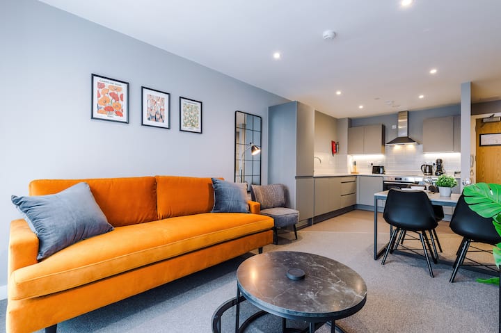 Stylish 1 Bed City Centre Apartment + Free Parking - Sheffield