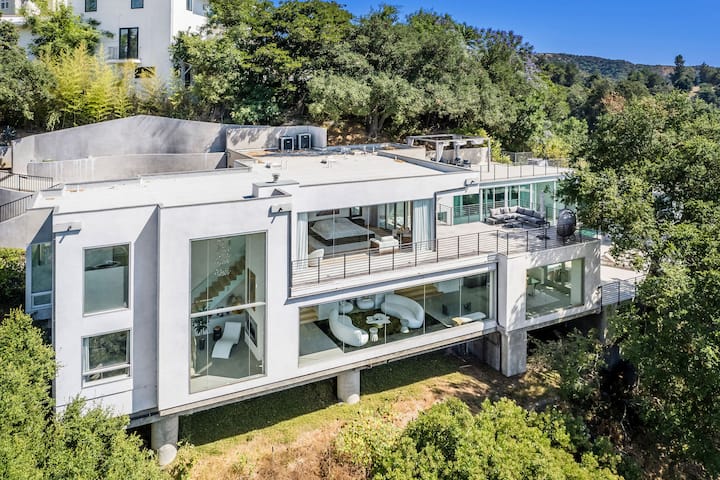 Villa In Beverly Hills - Pool -Scenic Outlook 4b/b - Beverly Hills, CA