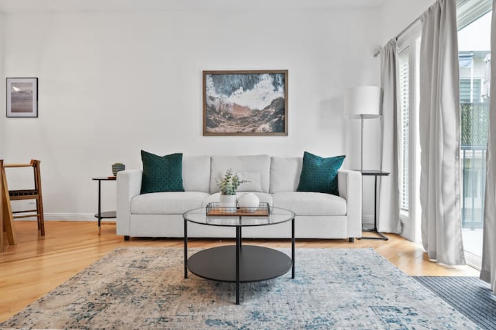 King Bed | 3bd | Ac | Mins From Downtown | Garage - Calgary