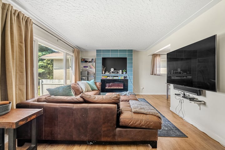 Full House | 3 Bedroom | A/c | Backyard | Wifi - Edmonton