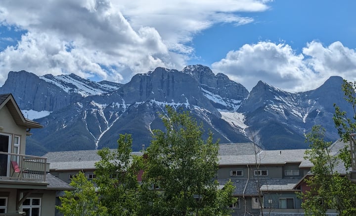 Spacious 2 Bedroom Condo With Breathtaking Views - Canmore