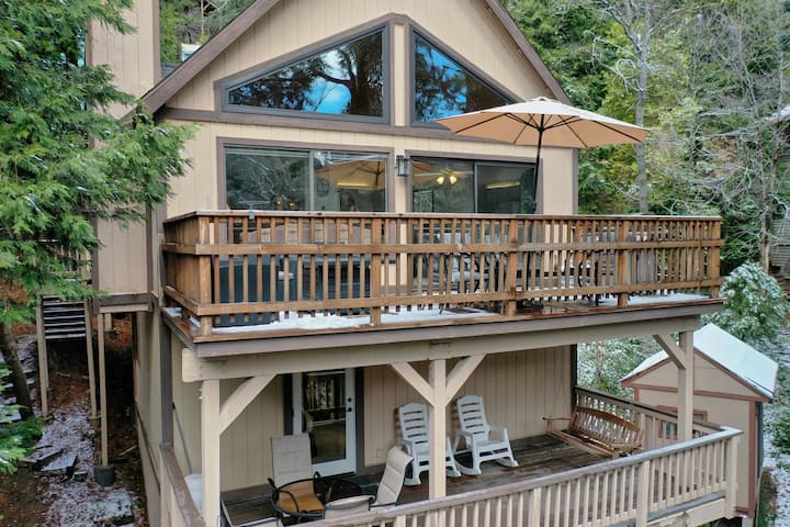 Among The Pines + Bbq & 2 Patios + Incredible View - San Bernardino, CA
