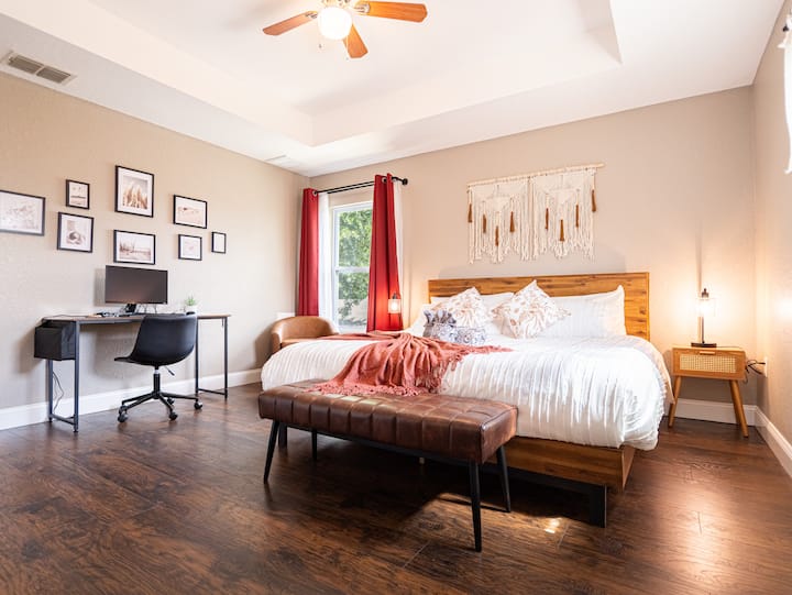 3br Lkld W/ Kingsuite|fencedyard|neartampa Orlando - Lakeland, FL