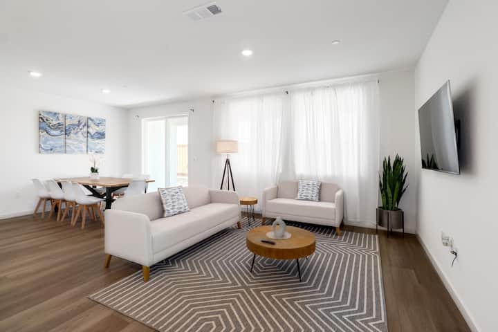 30% Off Monthly Rent – Modern 4 Bedroom Home - Elk Grove, CA