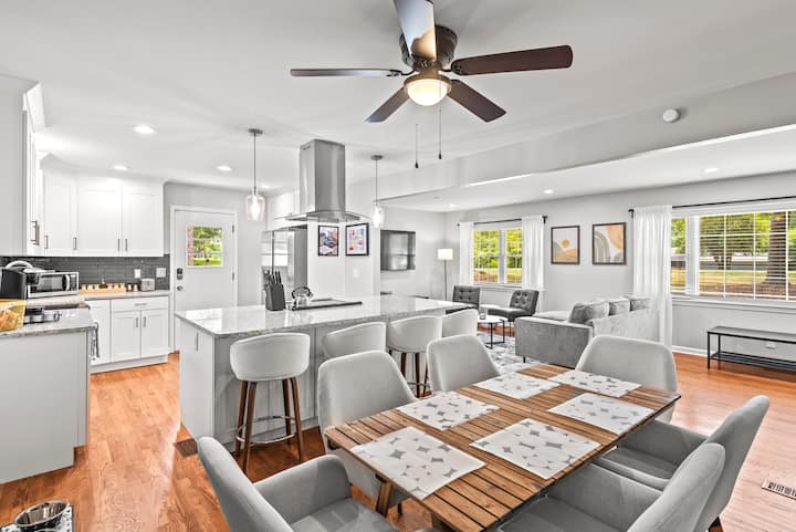 Marietta Marvel Near Truist Park - Smyrna