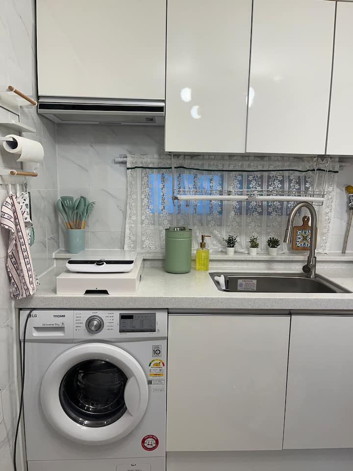 [Legal]강남역 4분| 강남역 병원,피부과|공항버스 4분|코엑스|성수|잠실 - Seoul