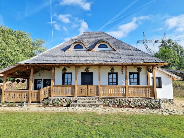 Traditional Home With Hot Tub And Sauna In Bran - Bran