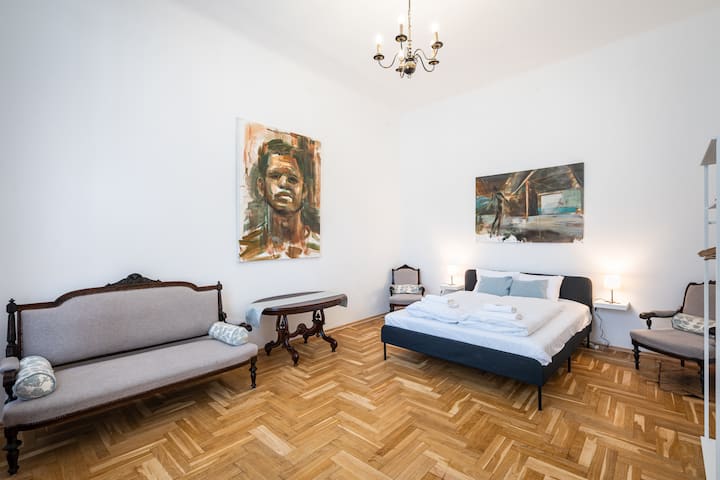 Cedar Hollow Apartment - Budapest