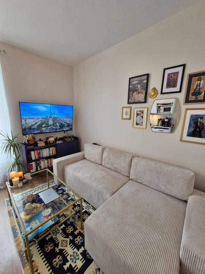 Charming Apartment In Old Paris - Paris