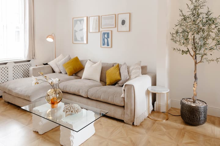 Stylish & Comfortable Modern Getaway - York