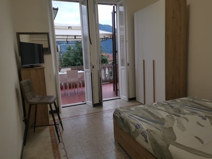 Flat On The Hill - La Spezia