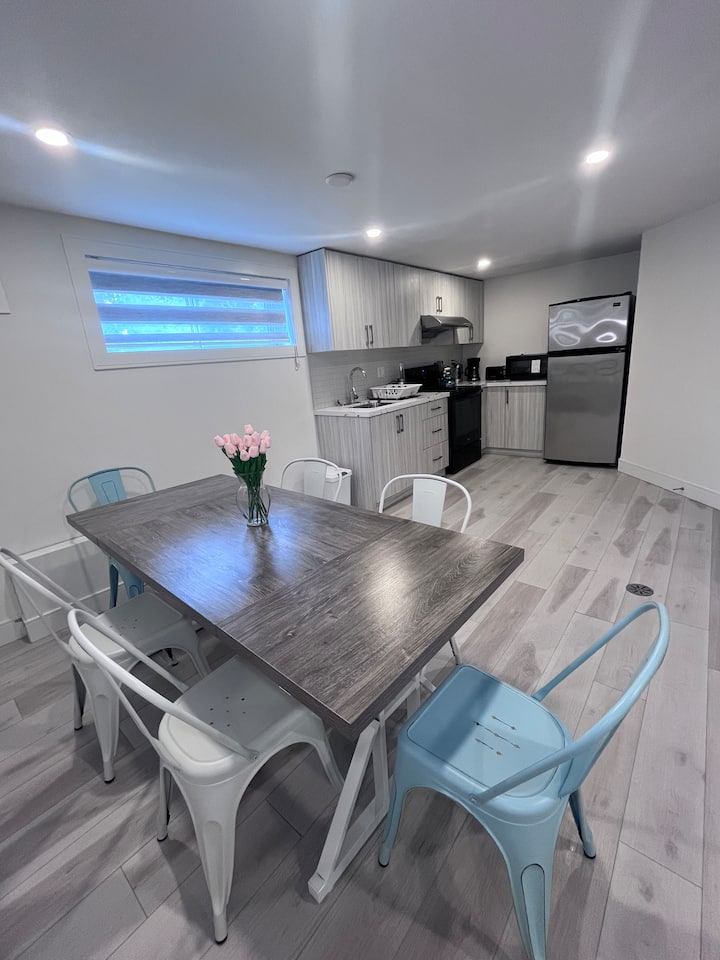 Beautifully Renovated Apartment - Yorkdale - Toronto