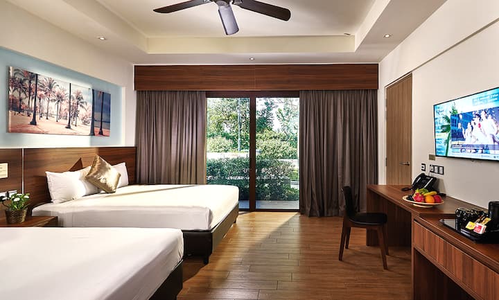 Tropical Rm Twin @Attractions Packed Beach Resort - Tampines