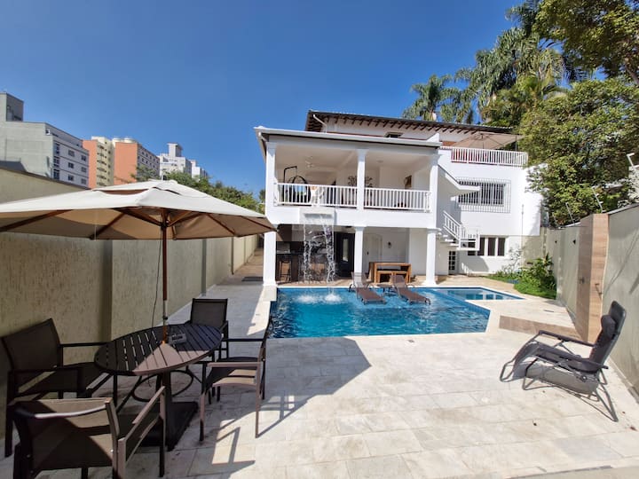 Suíte Aconchegante Em Charmoso Casarão Com Piscina - São Paulo