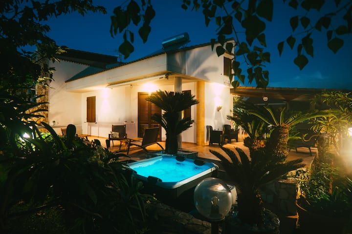Villa Thomas, 50m From The Sea! - Campofelice di Roccella
