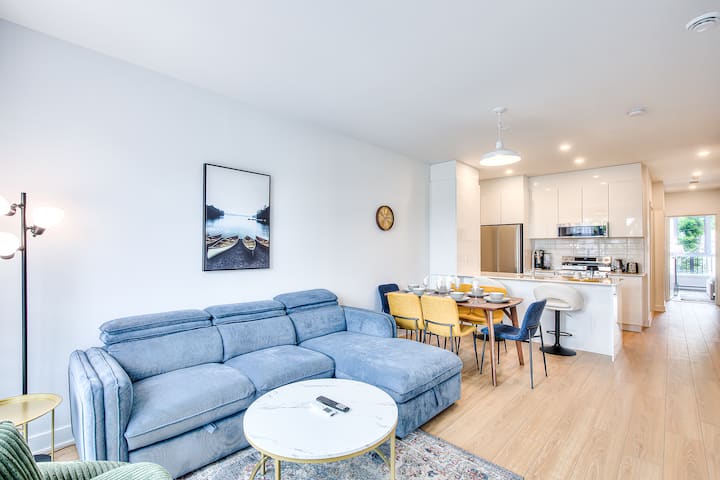 Beautiful New 2br! Renovated For Style Comfort Mtl - Montreal
