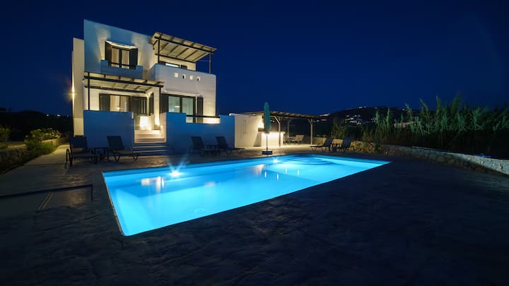 Plaka Divani - Naxos