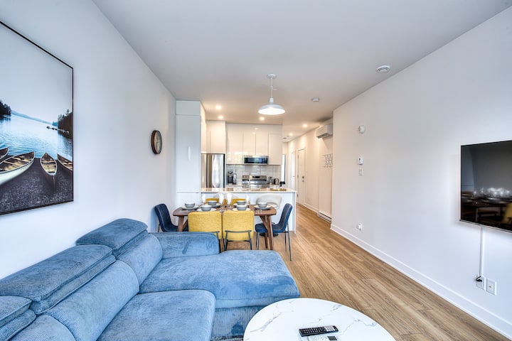 Modern & Stylish Hideaway - Montreal 2br Apartment - Varennes