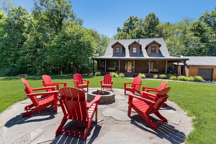 Loggin’ Out: 5br Lux Movie & Theater Cabin - Ohio