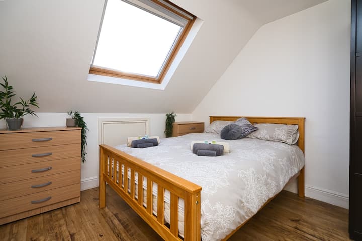 Immaculate 3 Bed En-suite House. - Ilford